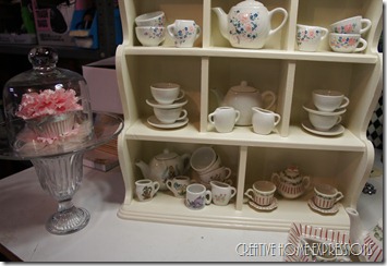 Creative Home Expressions: A Pretty Little Tea Set Shelf